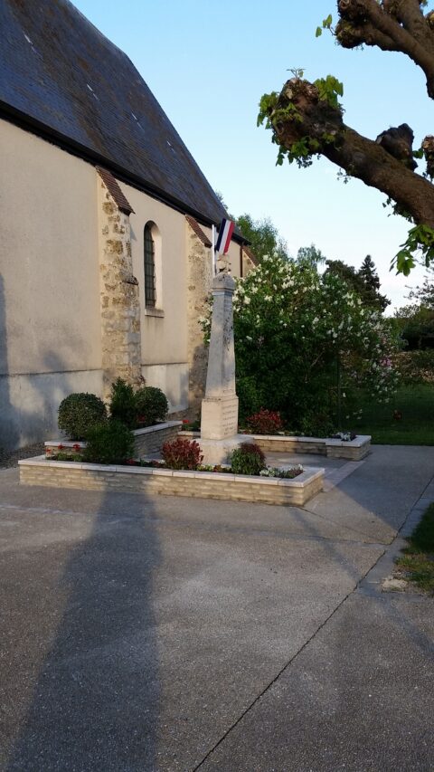 Monument aux Morts - Mairie de Pecqueuse